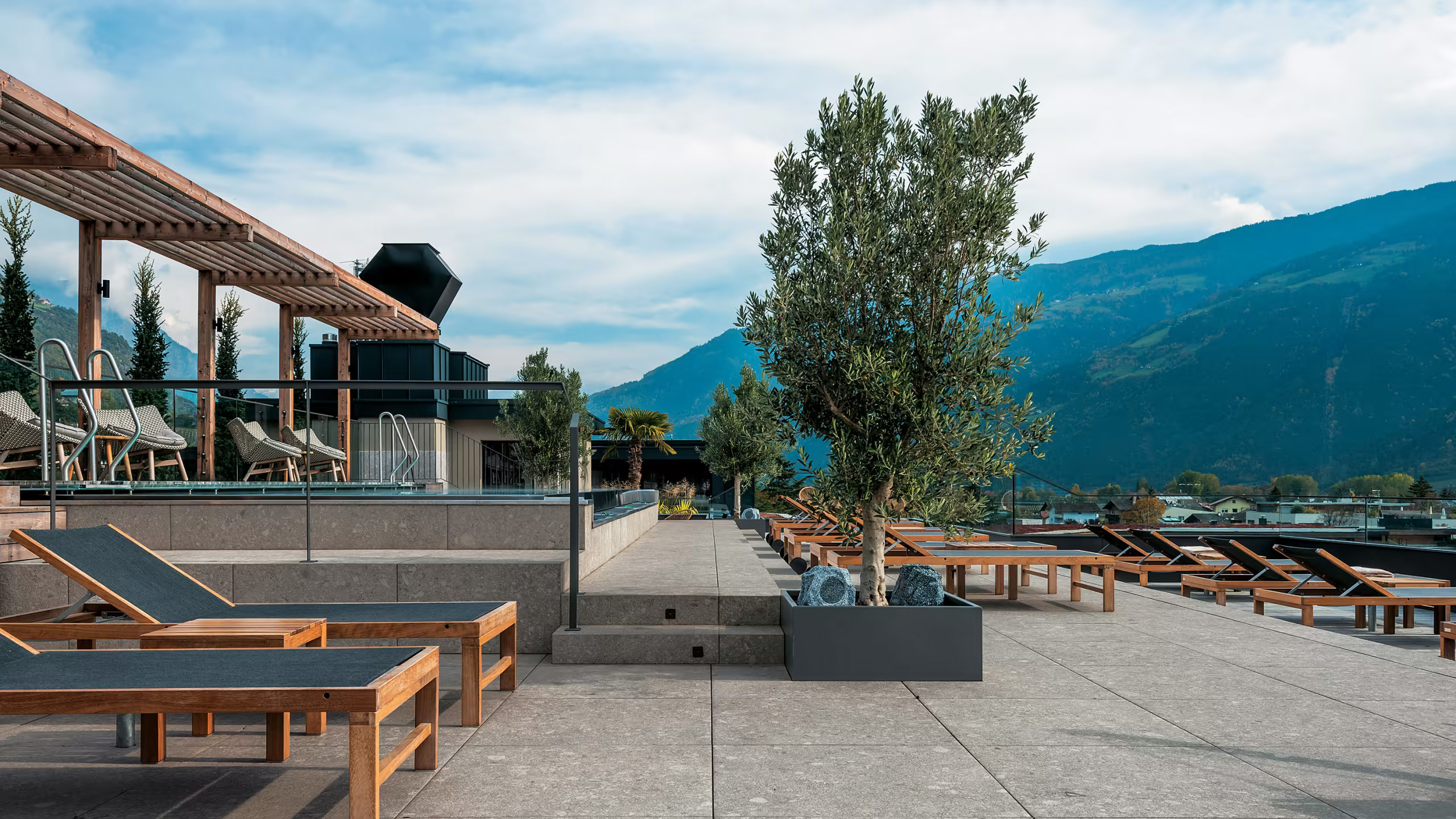 Outdoor & Garden – Mirage